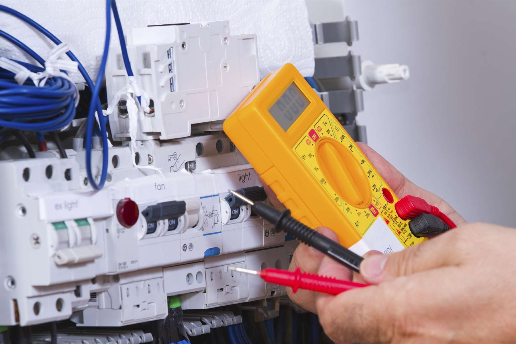 Billig Elektriker i Hillerød - Familiedrevet El-installatør